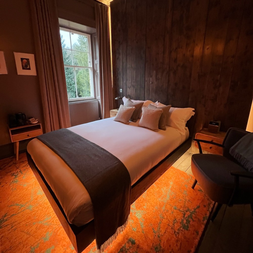 Luxury Stay and Dinner at The Glenturret Distillery – Queen of Everything